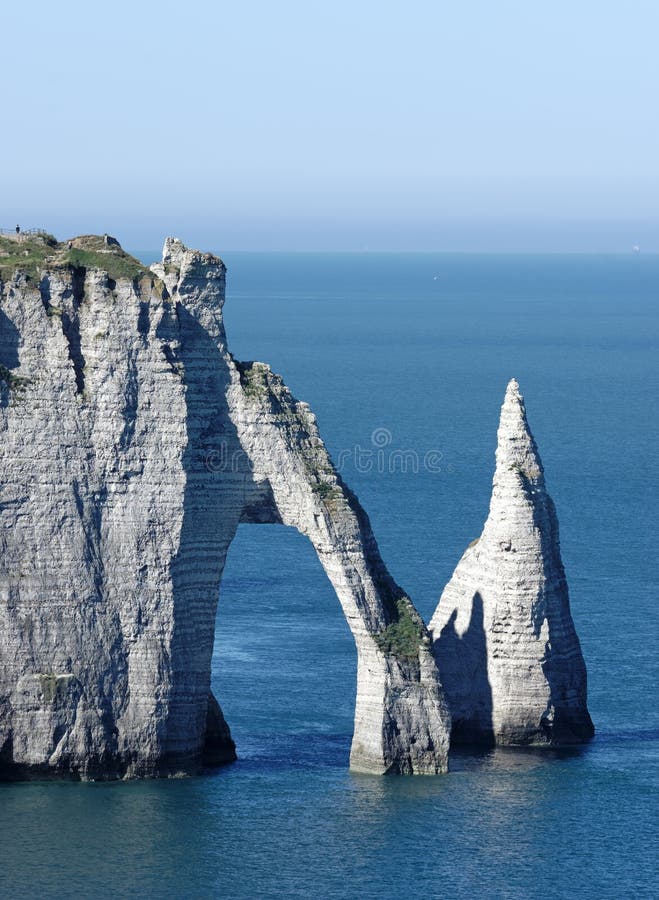 Doorl D'Aval Et Falaises D'Etretat Image stock - Image du nature, blanc ...