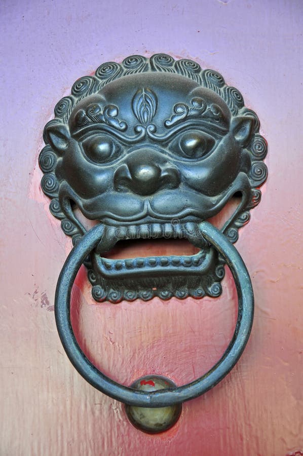 Doornail De Arquitectura Antigua Foto de archivo - Imagen de corte ...