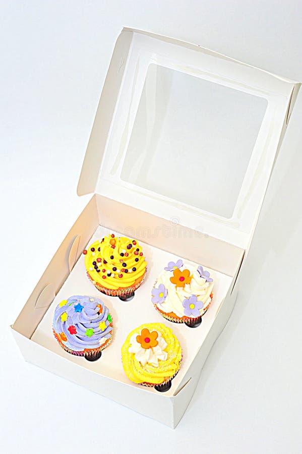 Heerlijke Verrassing!! 6 Gastronomische Cupcakes in Doos Stock ...