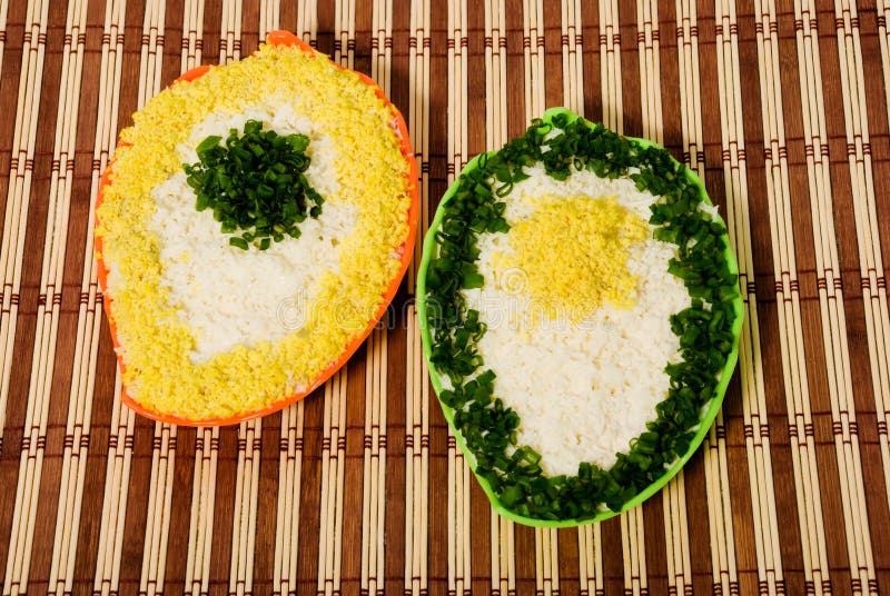 Doppelt-Fleisch Teller stockbild. Bild von gelb, teller - 16810079