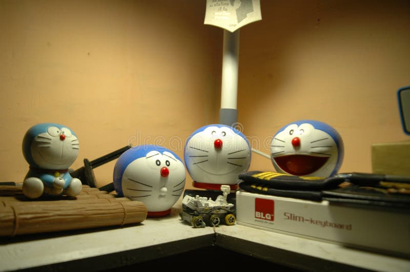 Doraemon statue editorial image. Image of statue, play - 209350545