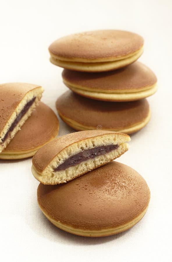 Dorayaki , Japan Confectionery Stock Image - Image of bean, break: 27449665