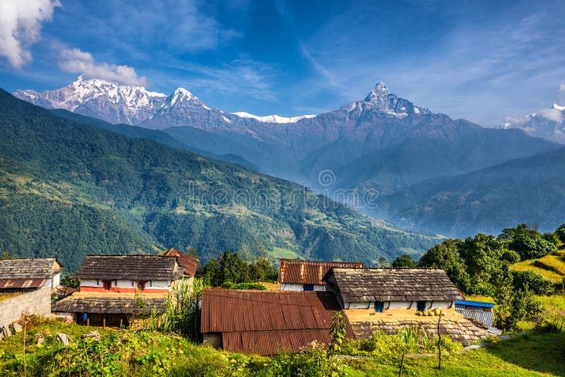 Dorf in Den Himalaya-Bergen in Nepal Stockbild - Bild von hochländer ...