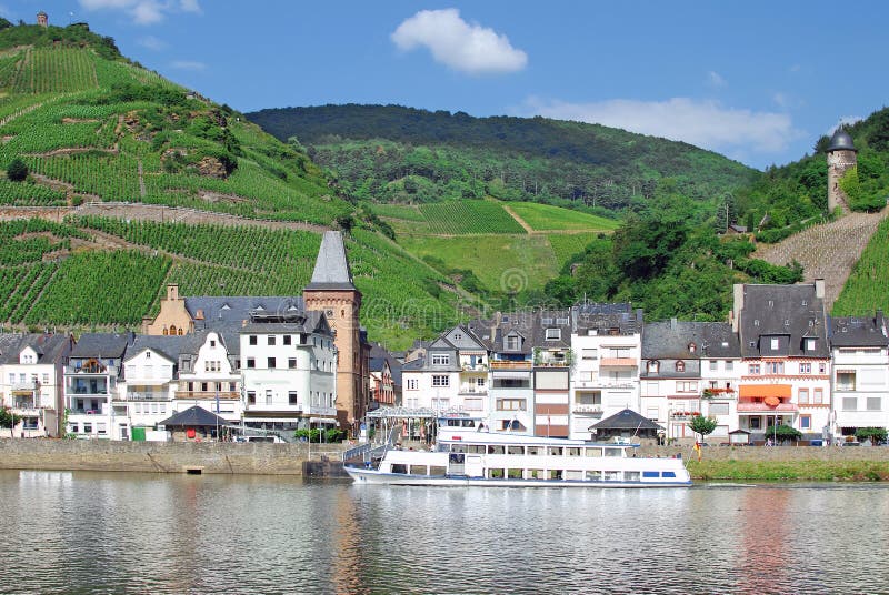 Ansicht Von Zell, Tal Mosel-Fluss-, Mosel, Deutschland Stockbild - Bild ...