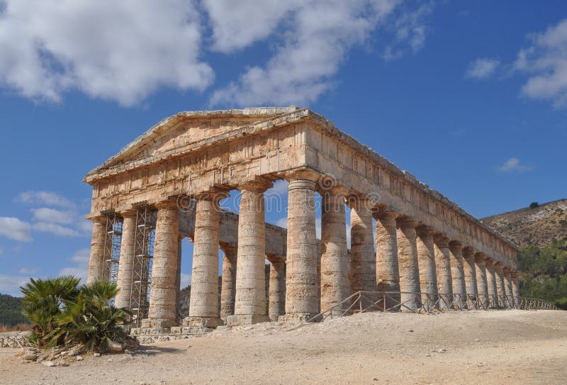 Grekisk Dorisk Tempel I Segesta Arkivfoto - Bild av axeln, doric: 92767582