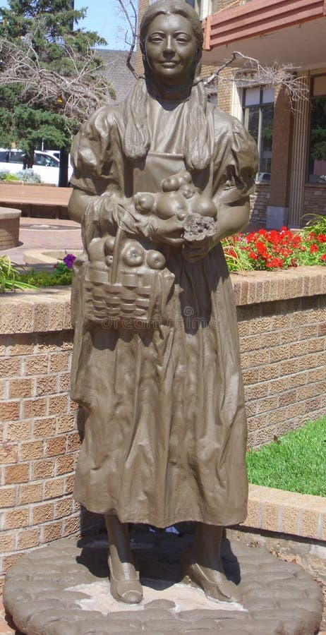 Dorothy Statue in Liberal Kansas Stock Photo - Image of kansas, dorothy ...