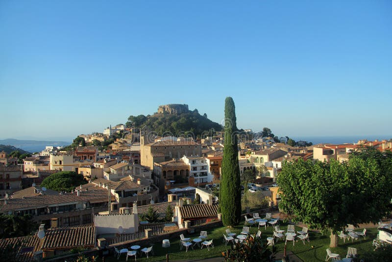 Dorp Van Begur, Costa Brava, Girona, Catalunya, Spanje, Stock Foto ...