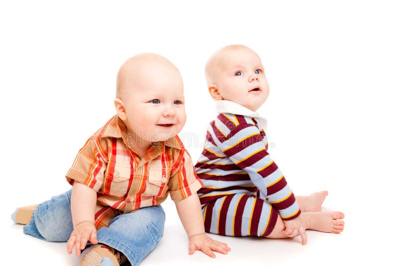 Dos bebés foto de archivo. Imagen de ocasional, gente - 12379894
