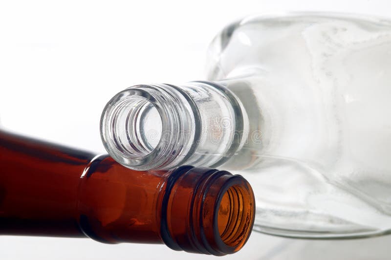 Dos botellas foto de archivo. Imagen de sombra, cristal - 25455472