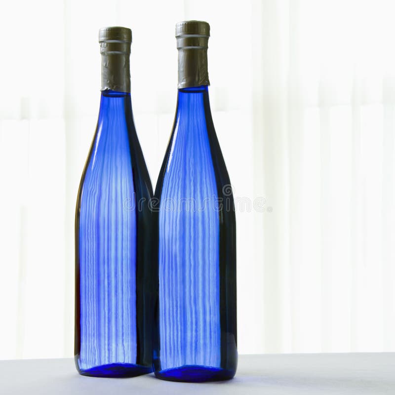 Botella De Whisky Y Un Vidrio Del Whisky Foto de archivo - Imagen de ...