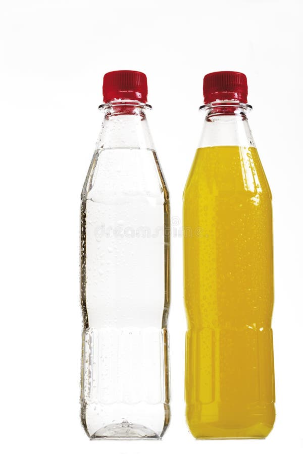 Dos botellas de refresco imagen de archivo. Imagen de botella - 50481585