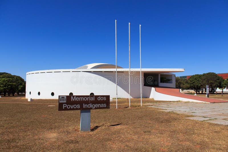 Dos Conmemorativo Povos Indígenas Monumento De Indios Brasilia B