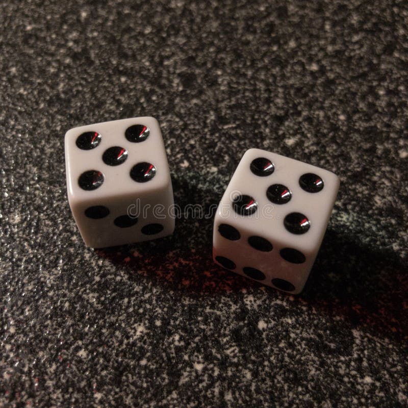 Dos dados diez imagen de archivo. Imagen de dados, juego - 120523211