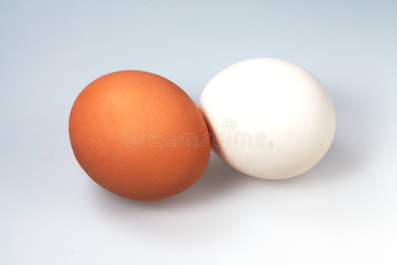 Dos huevos foto de archivo. Imagen de huevo, fresco, blanco - 11679614