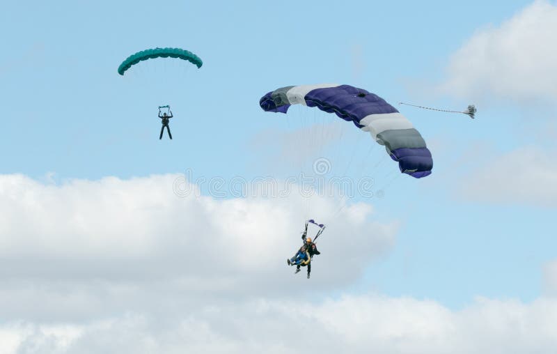 Paracaídas foto de archivo. Imagen de paragliding, extremo - 2212002
