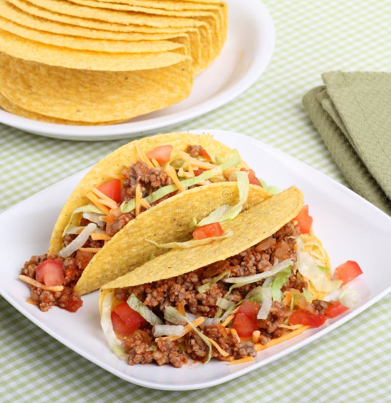 Dos Tacos foto de archivo. Imagen de tomate, lechuga - 19263914