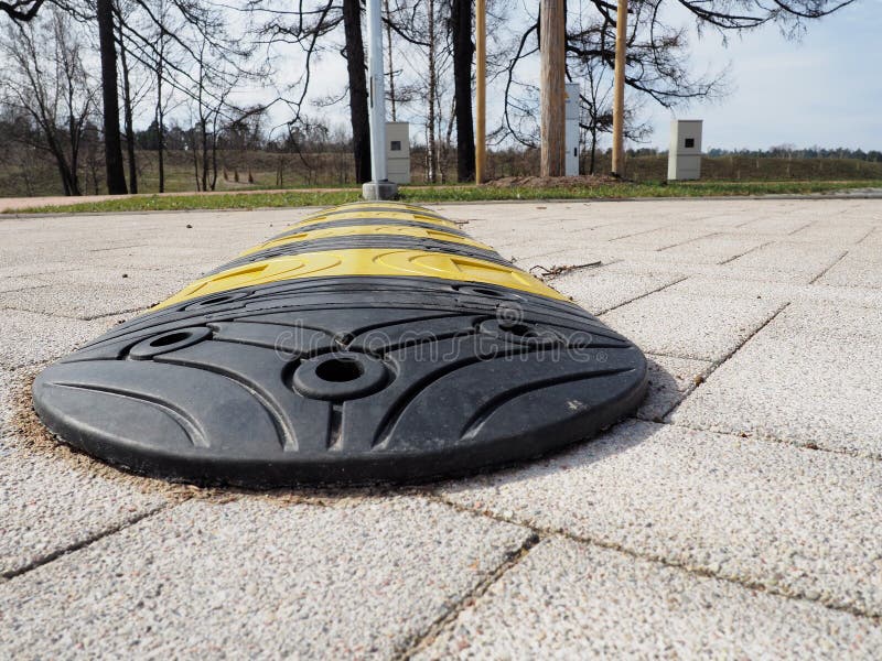 Dossi Stradali Foto Stock - Download 51 Royalty Free Photos