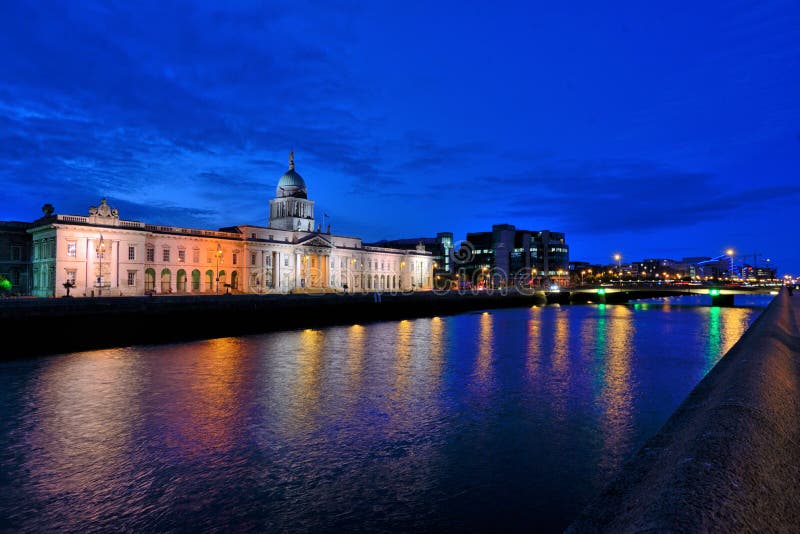 Dublin, Het Symboolspits Van Ierland En Algemeen Postkantoor Stock ...