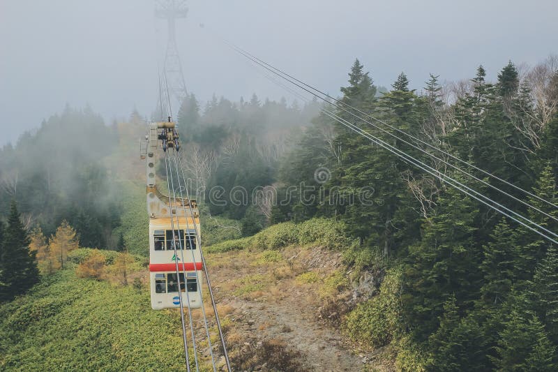 31 Oct 2013 Double Decker Ropeway, the Ropeway in Shinhotaka Mountain ...
