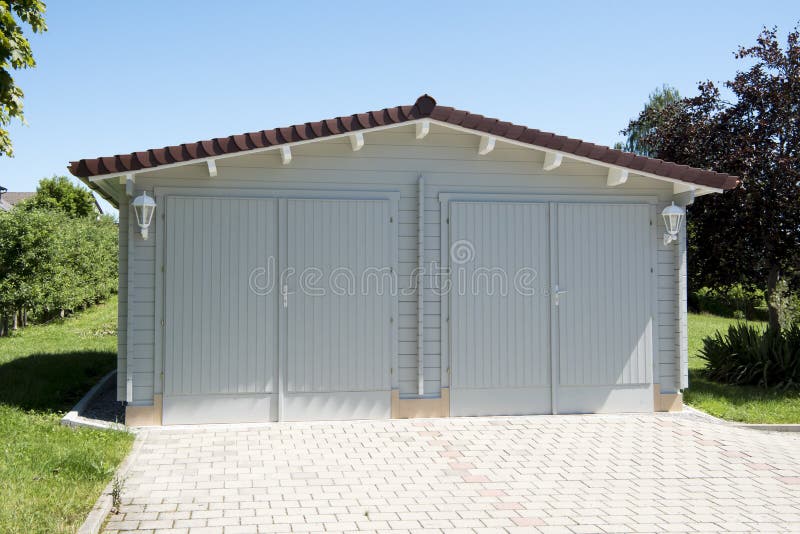 Double Garage Photos Stock - Téléchargez 888 Photos libres de droits