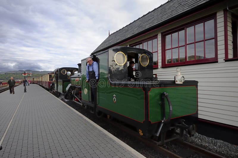 Double headed steam train editorial photography. Image of photogrpaher ...