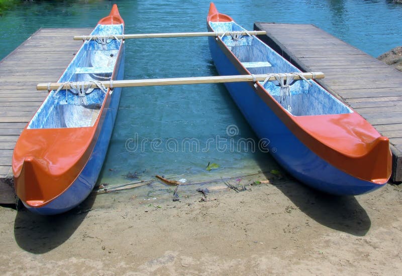 Double-outrigger Hawaiian Canoe Stock Photo - Image of plants, hawaiian ...