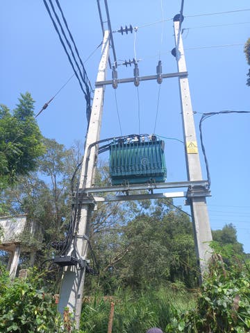 129 Electricity Transformer Mounted Pole Stock Photos - Free & Royalty ...