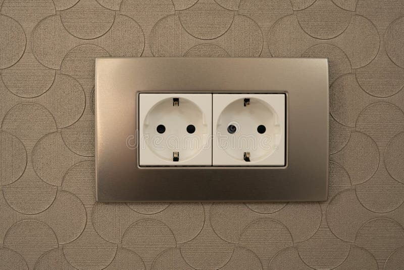 Double Socket 220 Volt Euro Standard with Grounding in a Metal Frame ...