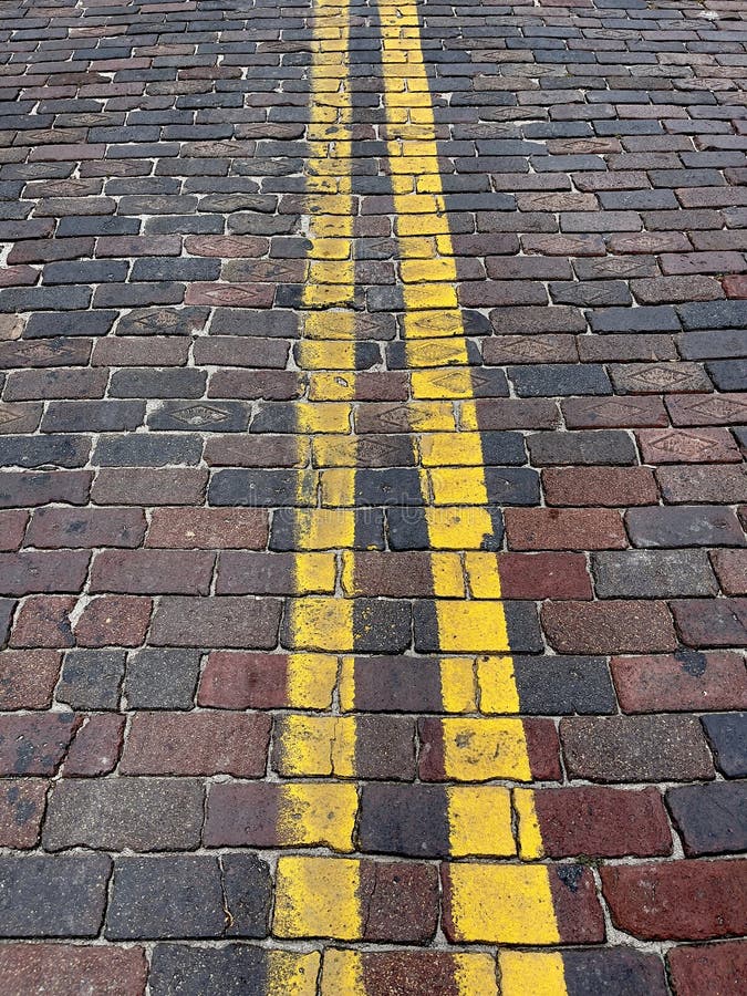 Double Yellow Lines Old Brick Road Stock Photos - Free & Royalty-Free ...