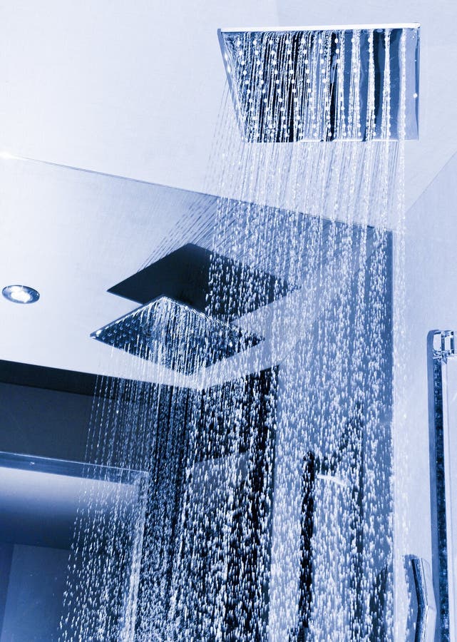 Douche Moderne De Plafond Dans Le Monochrome Photo stock - Image du ...