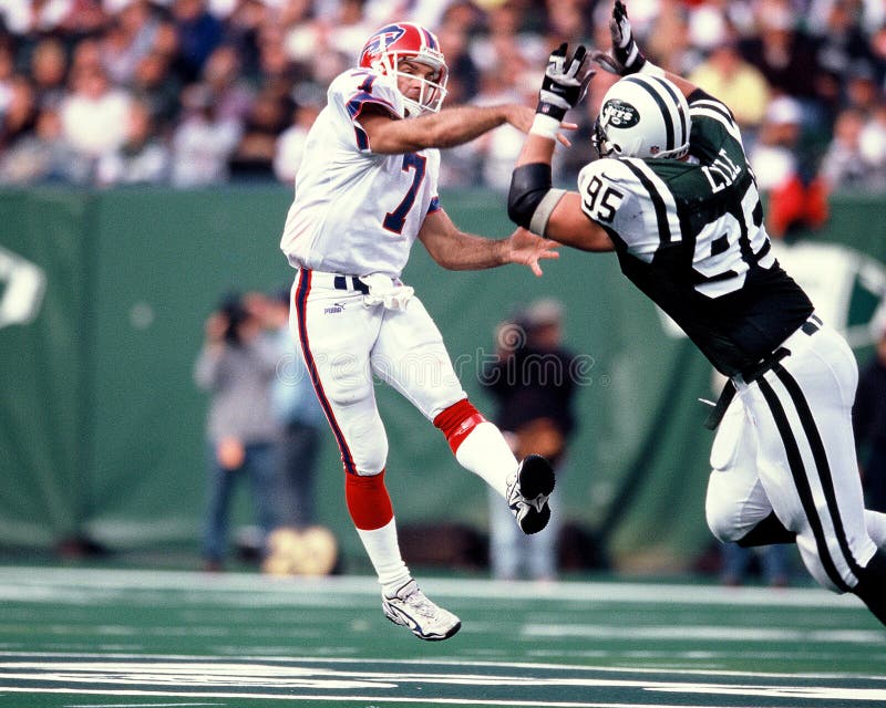 Doug Flutie Buffalo Bills editorial stock photo. Image of flutie - 21168713