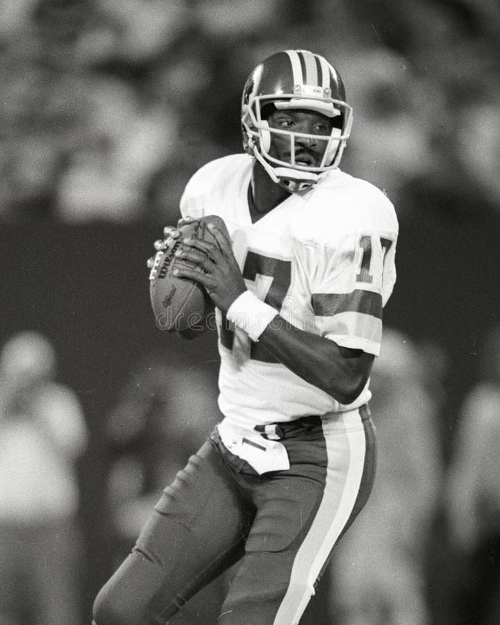 Doug Williams redaktionell foto. Bild av sportar, skaka - 74871480