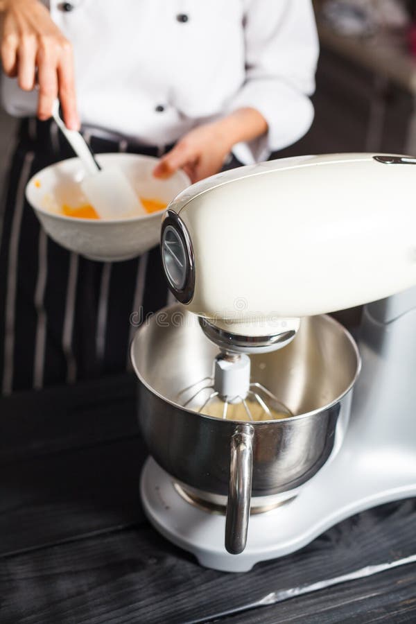 Dough mixer for cake stock image. Image of kitchen, bake - 86310401