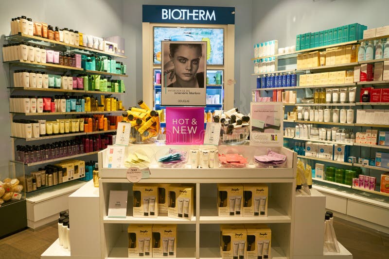 Douglas editorial image. Image of indoor, boutique, shelf - 158299675