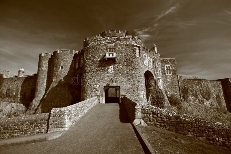 Old Medieval Castle In Dover, England Stock Image - Image of green ...