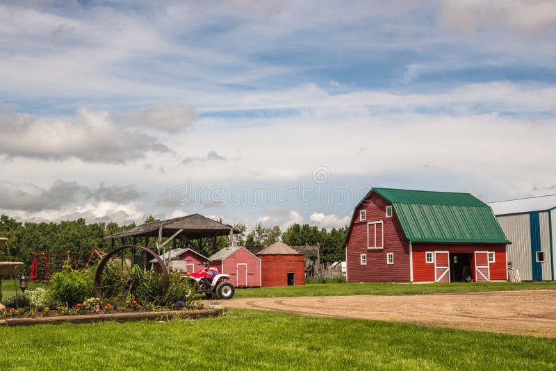 Saskatchewan Farm Canada editorial image. Image of deere - 17156675