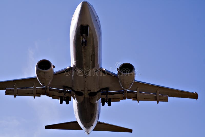 Boeing 767 Overhead stock photo. Image of engines, landing - 23938256