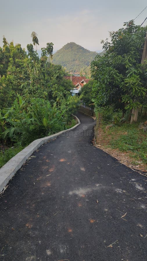Downhill Road with Beautiful Mountain Views Stock Image - Image of downhill, mountain: 321689149