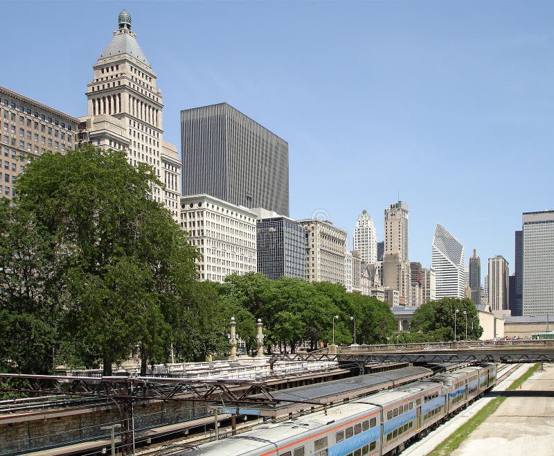 Downtown Chicago stock image. Image of commuters, downtown - 24973303