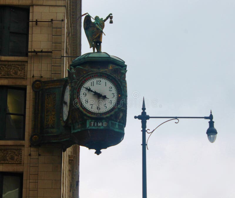 Downtown Chicago street stock image. Image of wings, time - 42897117