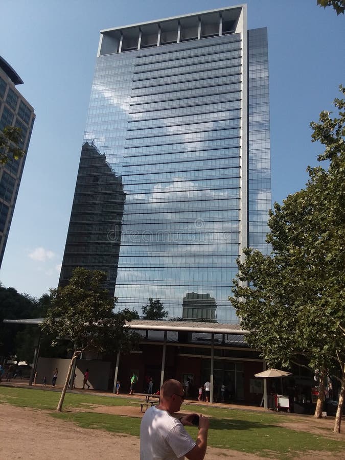 Downtown Houston park editorial stock image. Image of buildings - 118799539