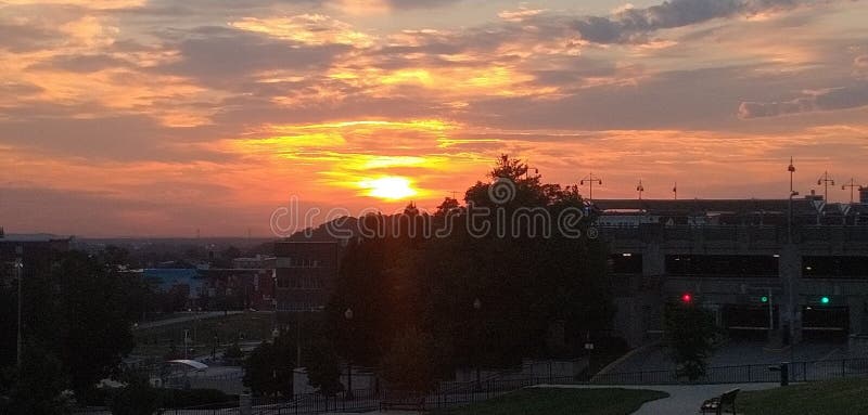 Downtown Kansas City Sunrise Stock Photo - Image of morning, cloud ...