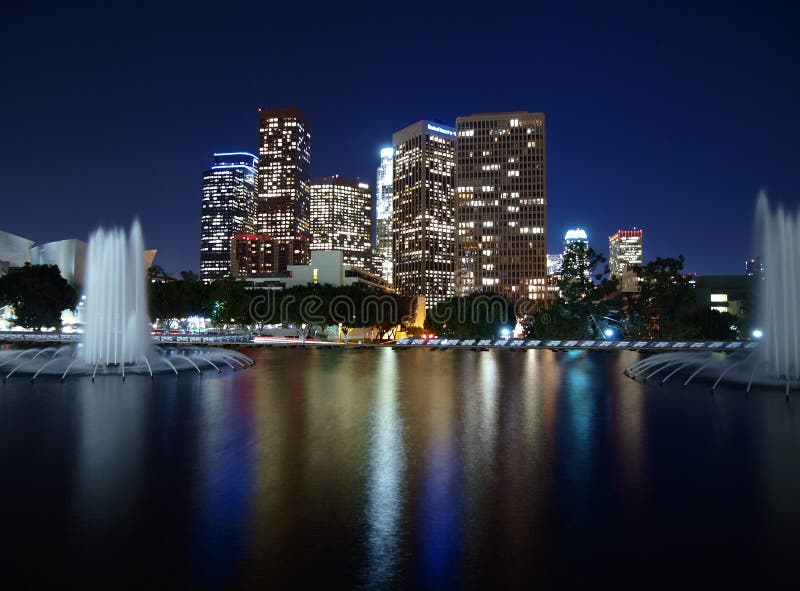 Downtown LA Reflecting Pond Editorial Stock Image - Image of sunset ...