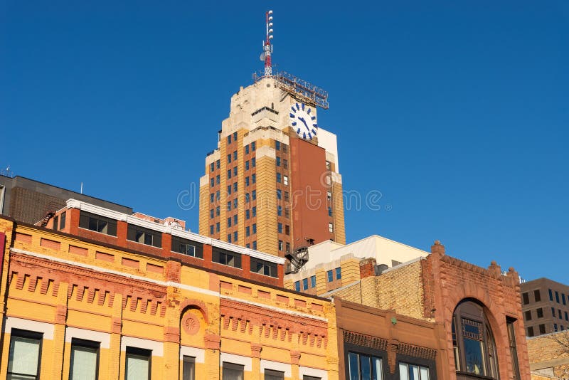 Downtown Lansing editorial stock image. Image of retail - 298207604