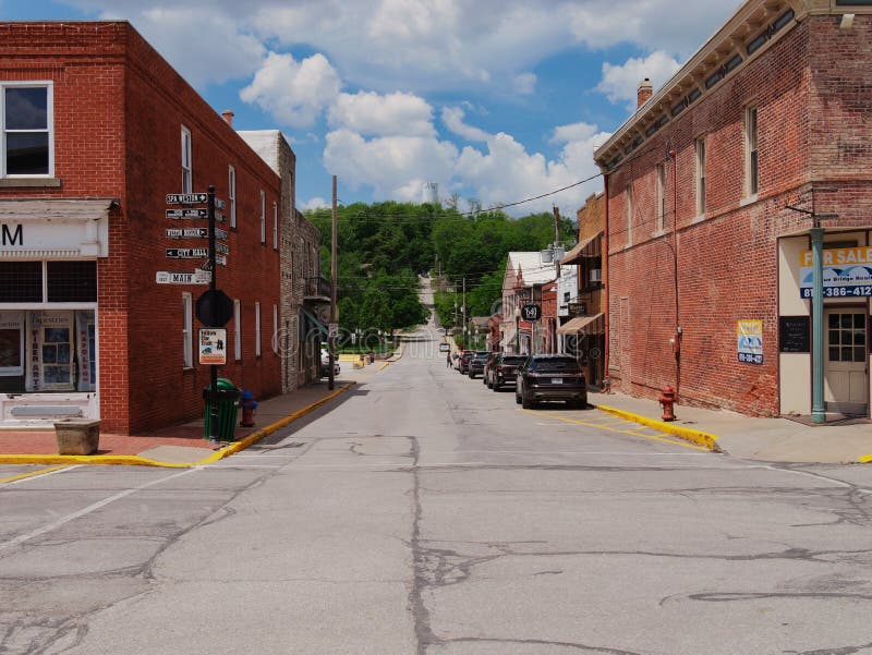 Downtown Main Street in Weston, MO Editorial Stock Image - Image of ...