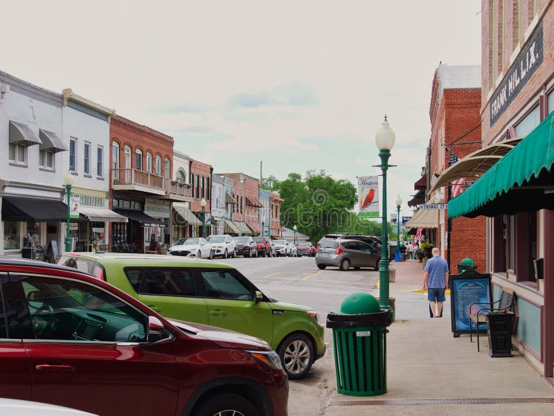 Downtown Main Street in Weston, MO Editorial Image - Image of small ...