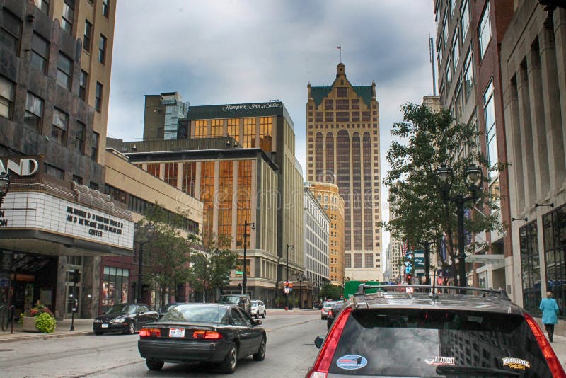Downtown Milwaukee, West Along Wisconsin Avenue Editorial Image - Image ...