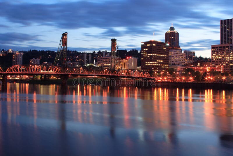 Downtown Portland Oregon stock image. Image of river, water - 2374735