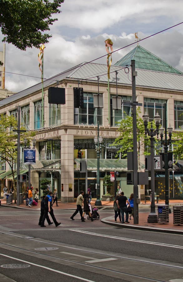 Downtown Portland Oregon editorial stock photo. Image of america - 74159723