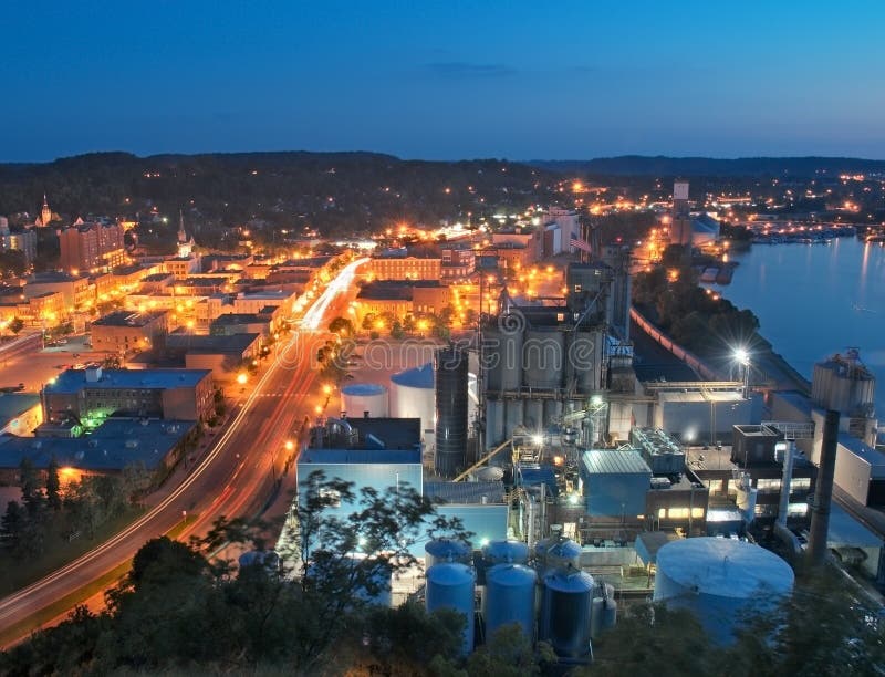 Downtown Red Wing Minnesota Stock Image - Image of city, long: 3362493